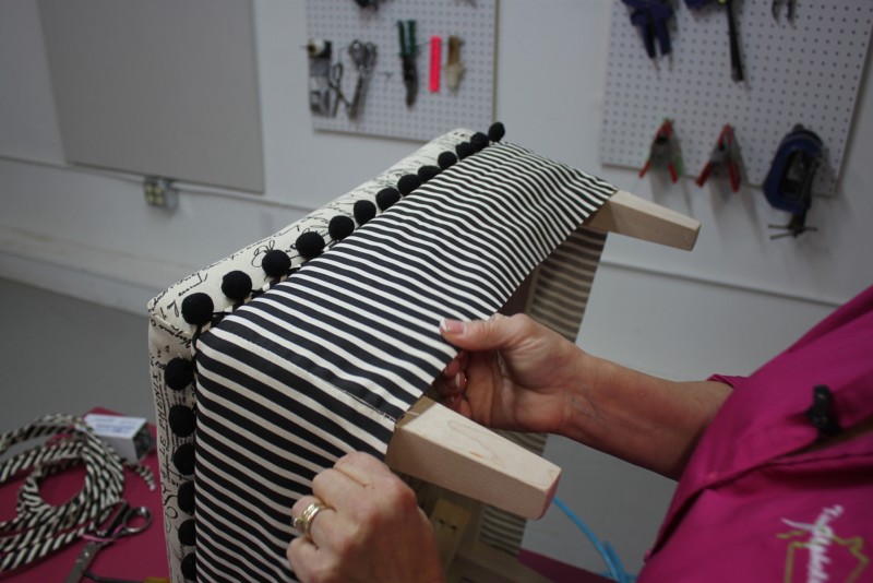 How to Reupholster an Ottoman | Online Upholstery experts